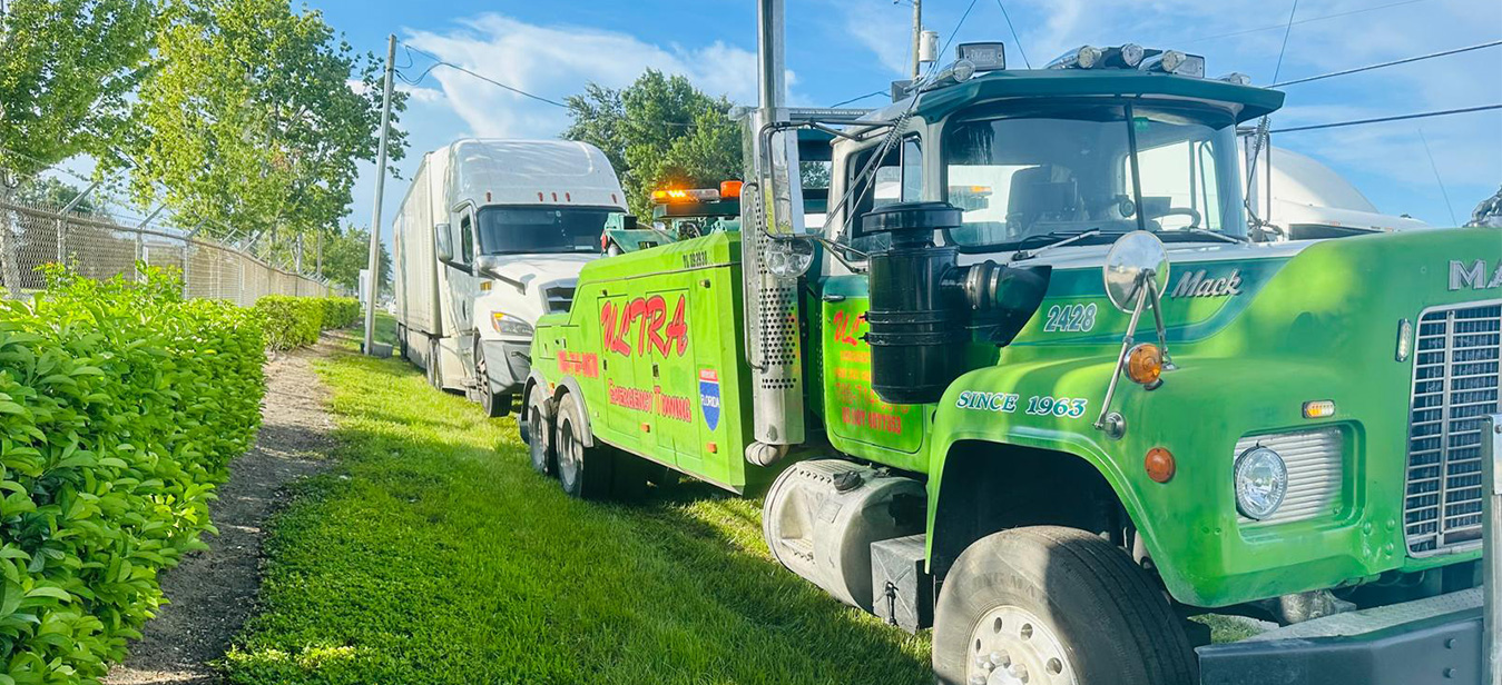 Truck Towing vs. Regular Towing: What’s the Difference?